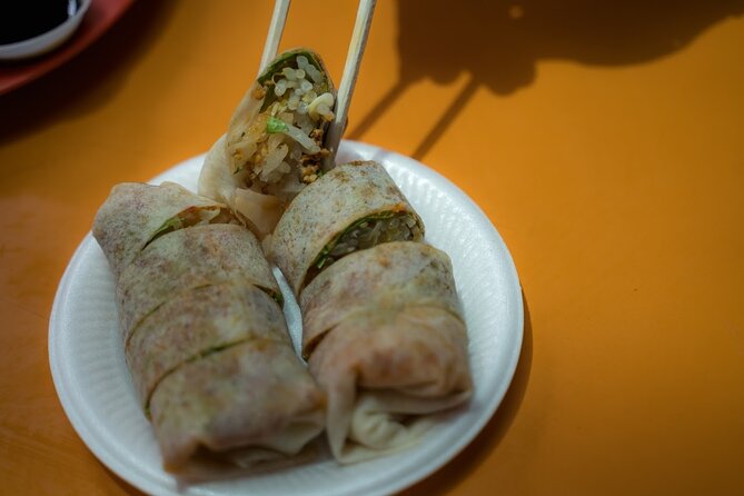 Singapore Walking Food Tour With Secret Food Tours - The Guides: Knowledgeable, Engaging, and Passionate