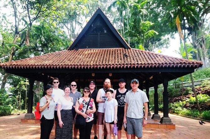 Singapore Walks Half Day Tour at Battlebox and Fort Canning Hill + Merchandise - A Practical Guide to the Experience