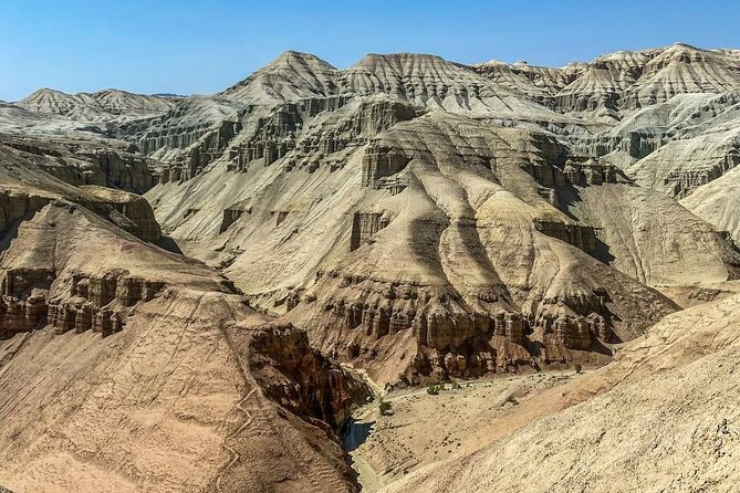 Singing dunes & Aktau mountains group tour to Altyn Emel - Who Should Consider This Tour?