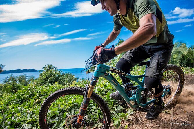 SINGLETRACK MOUNTAIN BIKE - Guided through the jungle - The Sum Up