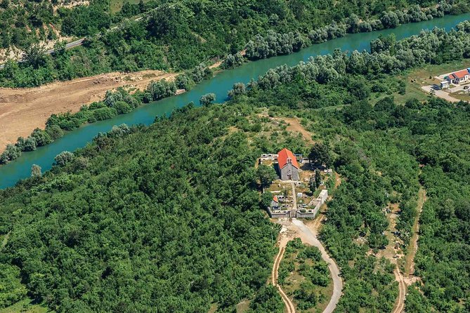 Sinj: Panoramic Flight over Peruca Lake and Dinara mountain - An In-Depth Look at the Panoramic Flight Experience