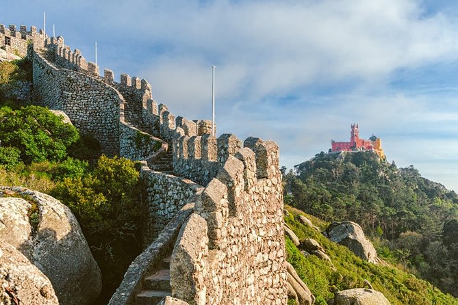 Sintra & Cascais Private Tour From Lisbon + Dinosaur Footprints on the Beach! - Meeting and Pickup Information