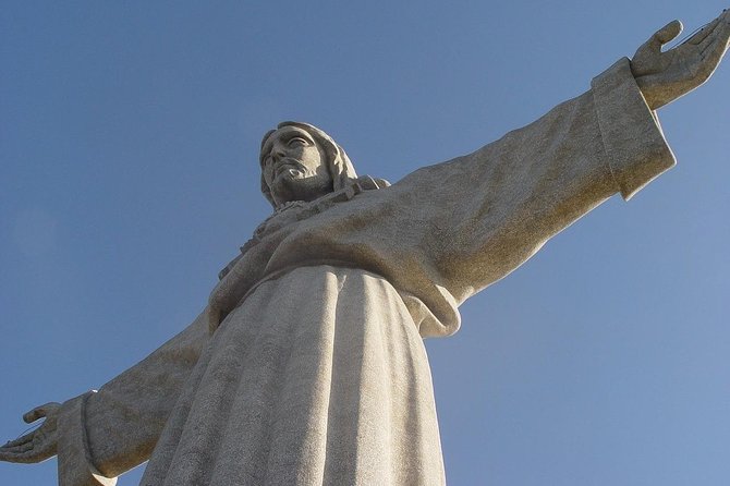 Sintra Cascais Small Group Tour (w/ Roca Cape and Estoril) - Key Points