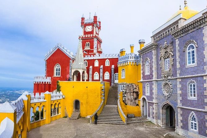 Sintra Deluxe From Lisbon With Pena Palace Ticket - Coastal Wonders of Sintra