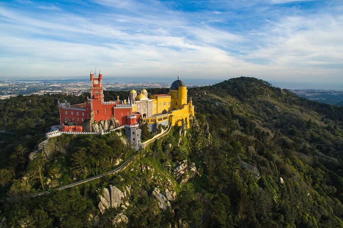Sintra Mountain Guided Tour: Pena Palace & Moorish Castle Tickets - Customer Reviews and Experiences
