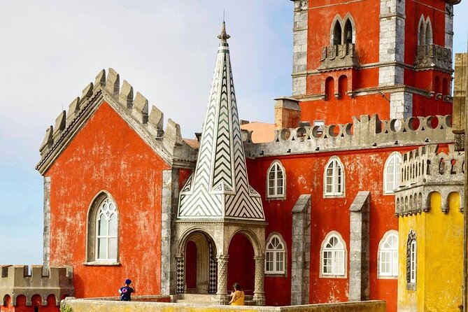 Sintra Mountain Guided Tour: Pena Palace & Moorish Castle Tickets - Exploring the Pena Palace