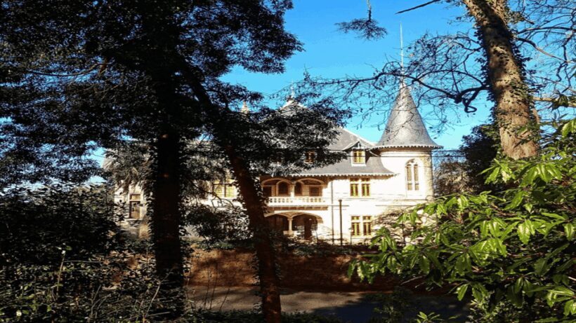 Sintra: Private Palaces, Moorish Castle, and Roca Cape Tour - Who Should Consider This Tour?