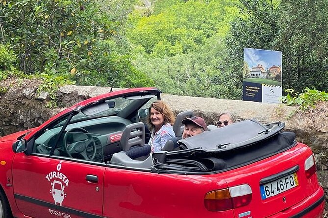 Sintra Walking Tour: Discover Palaces, Legends, and Nature - Strolling Through the Quaint Streets of Sintra