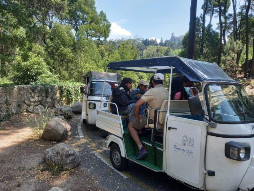 Sintra:1 hour tuk tuk experience to Pena Palace(3 monuments) - FAQs
