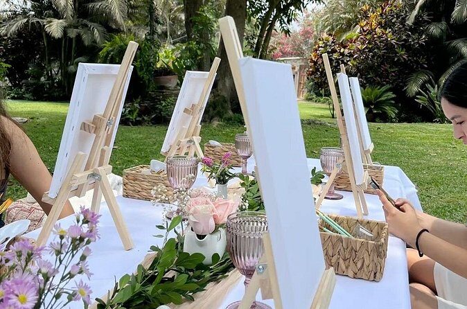 Sip and Paint in the Tortola Park Small Group - FAQ