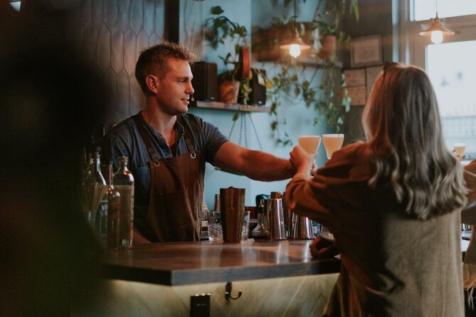 Sip History in The Sun Cabana Covered Cocktail Class - Who Should Consider This Tour?