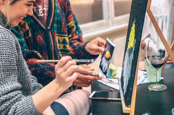 Sip & Paint Campo De Fiori - Interacting With the Hosts