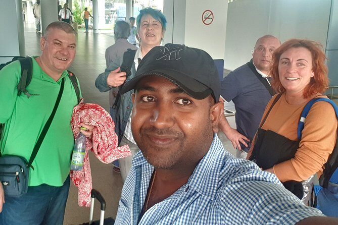 Sir Lanka Airport (BIA CMB) to Negambo City Private Transfer Pickup And Drop - Who Should Book This Service?