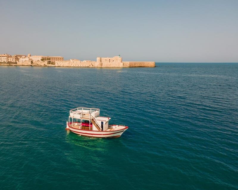 Siracusa: Ortigia and Plemmirio Boat Tour with Drinks - Key Points