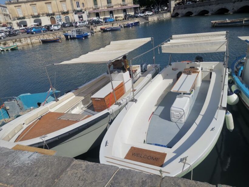 Siracusa: Ortigia Boat Tour with Marine Grotto - The Experience and Group Dynamics