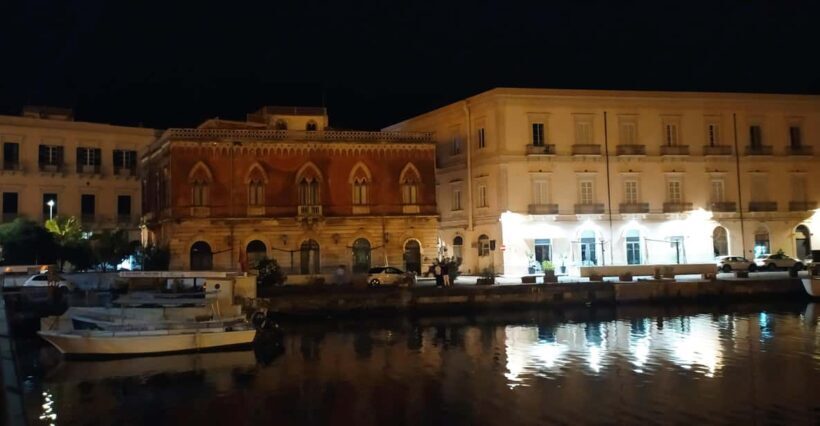 Siracusa Tour: Ortigia by Night in English - Value and Practical Tips