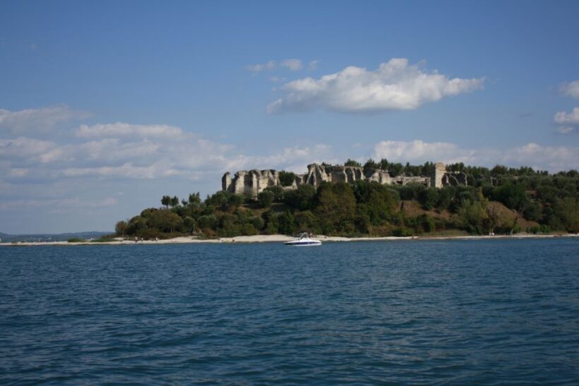 Sirmione: 25 Minute Boat Cruise around the Peninsula - What to Expect on the Water