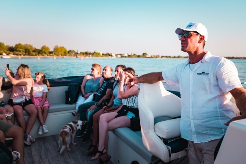 Sirmione: 25 Minute Boat Cruise around the Peninsula - The Guide and Atmosphere