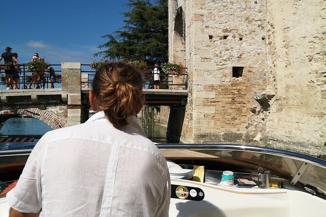 Sirmione off the Crowds Boat and Walking Tour with a Drink - Key Points