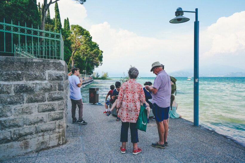 Sirmione: Village Highlights Walking & Lake Garda Boat Tour - Key Points