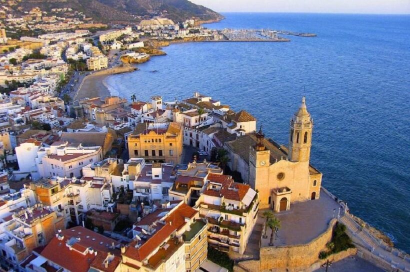 Sitges: Sailboat trip + walking tour and wine cellar tour - Practical Tips