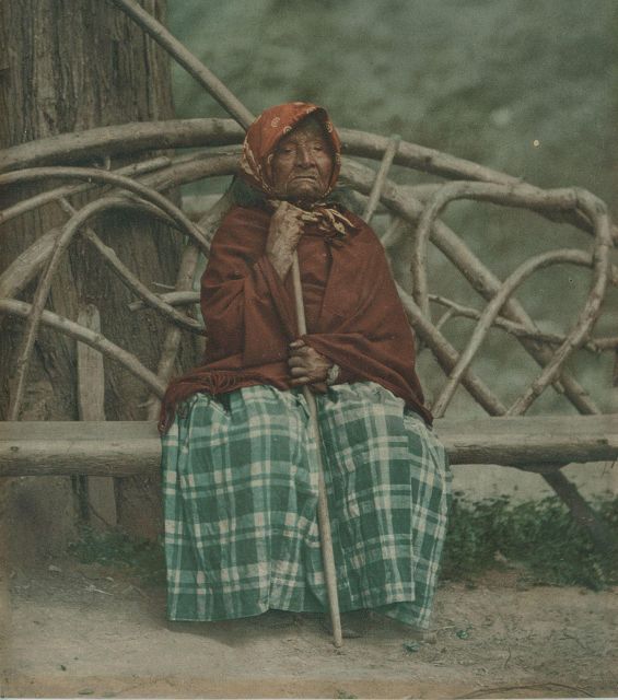 Six Women - A Historical Walking Tour - Is It Right for You?