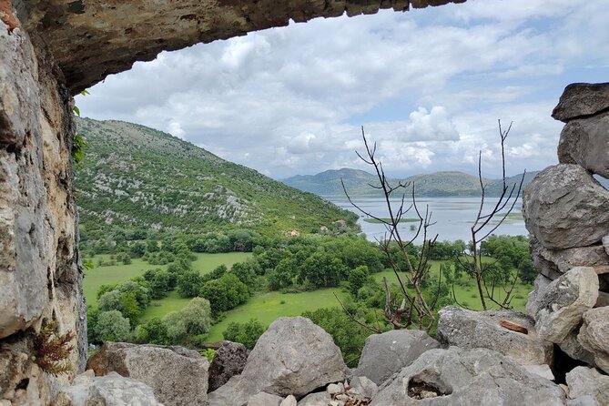 Skadar Lake on Kayaks Experience With Spectacular Views - Breathtaking Scenery
