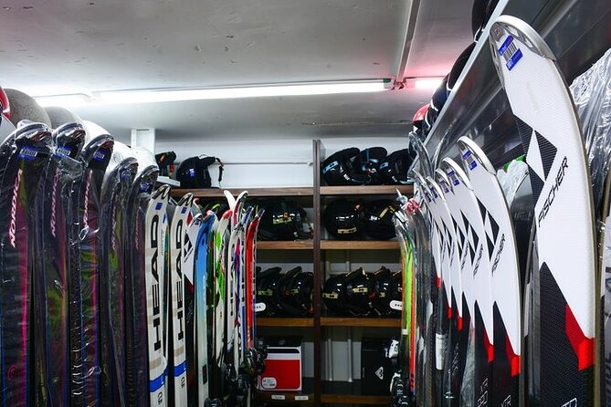 Ski and Snowboard equipment rental in Bansko - Key Points
