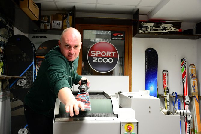 Ski and Snowboard Equipment Servicing in Bansko - Operating Hours for Your Convenience