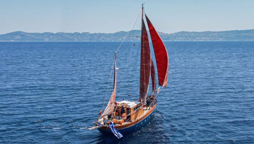 Skiathos: Wooden Sailboat Full- or Half-Day Trip with Meal - The Crew and Atmosphere