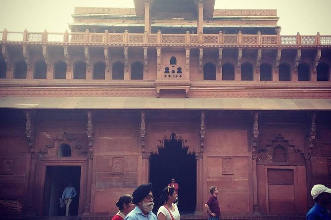 Skip-the-Line: Agra Fort Entrance Ticket with Guided Tour - Why This Tour Works Well