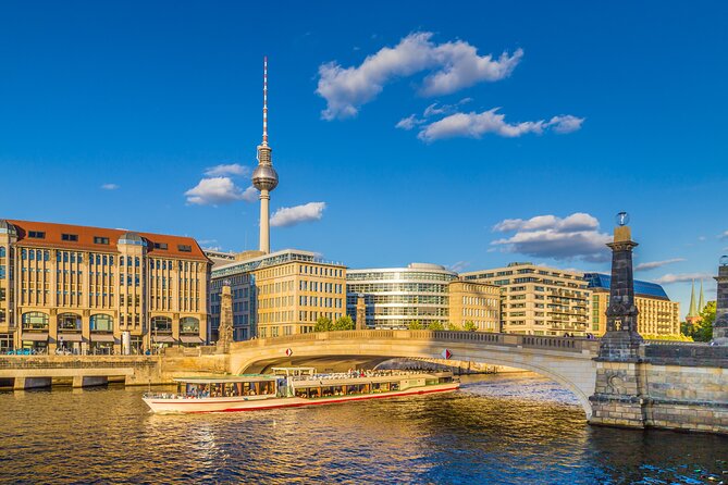 Skip-the-line Boat Cruise and Berlins Old Town Guided Tour - FAQ