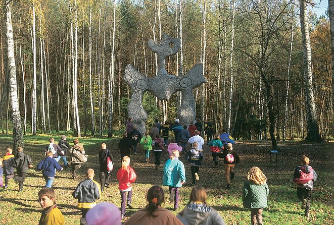 Skip the Line: Europos Parkas, Open-Air Museum Ticket Vilnius, Lithuania - FAQ