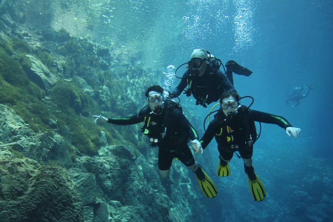 Skip the Line: Lagoa Misteriosa Admission Ticket With Scuba Diving Experience - Guided Navigation and Small Groups