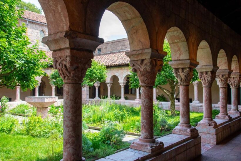 Skip-the-line Met Cloisters & Fifth Avenue Tour by Car - FAQ