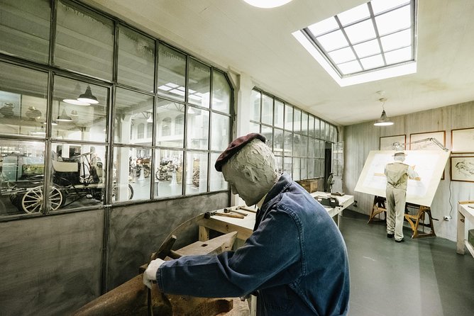 Skip the Line National Automobile Museum and Turin Hop on Hop off - Audio Guide and Onboard WiFi