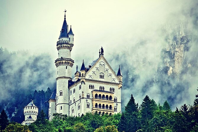 Skip the Line: Neuschwanstein Castle Private Tour From Füssen or Hohenschwangau - Exploring Neuschwanstein Castle