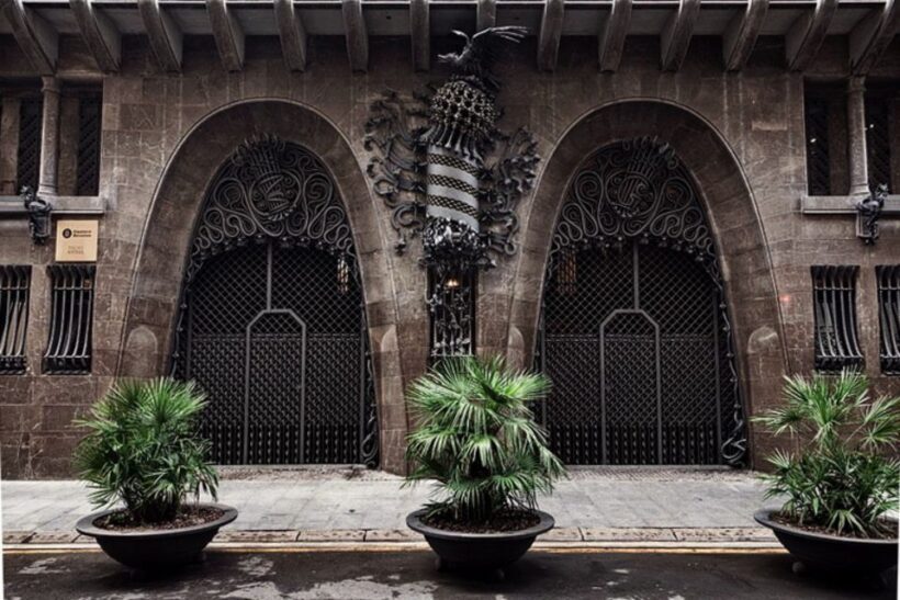 Skip-the-Line Private Tour of the Güell Palace by Gaudi - FAQ