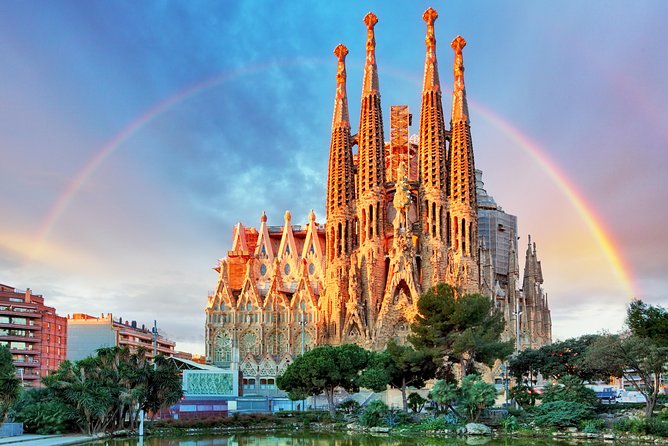 Skip The Line Sagrada Familia Small Group Tour - The Experience Provider: What to Know