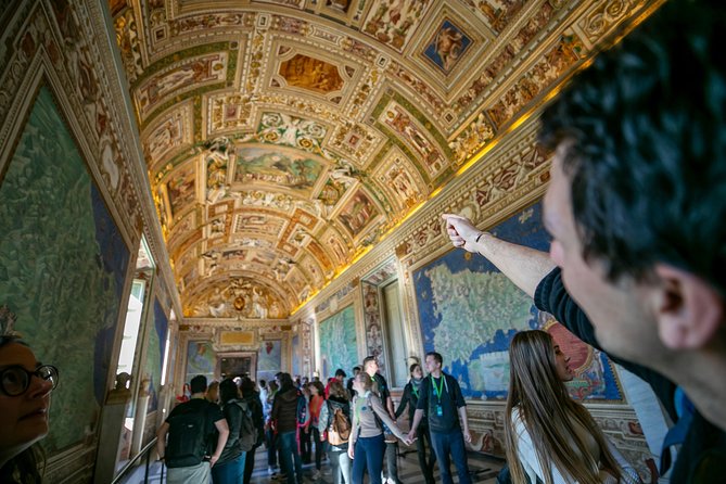 Skip-the-line Sistine Chapel & Vatican Highlights Guided Tour - Tour Accessibility and Visitor Requirements