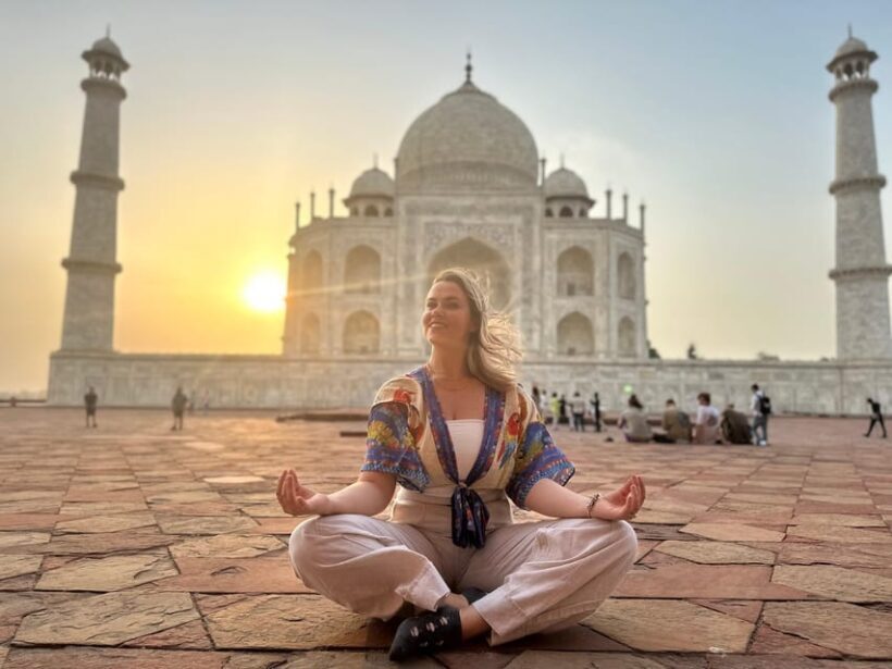 skip the line taj mahal tour with private tour guide - Key Points