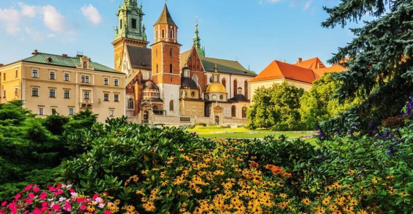 Skip the Line Wawel Castle Chambers Small Group Tour - An In-Depth Look at the Wawel Castle Experience