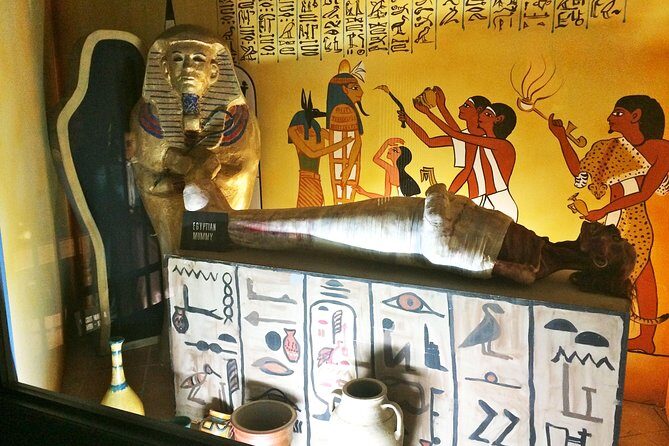 Skip the Line:Wax Museum Ticket-World in Wax & Guided Tour of Chamber of Horrors - A Closer Look at the Itinerary and Experience
