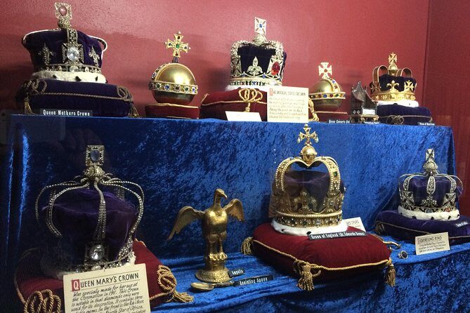 Skip the Line:Wax Museum Ticket-World in Wax & Guided Tour of Chamber of Horrors - The Sum Up