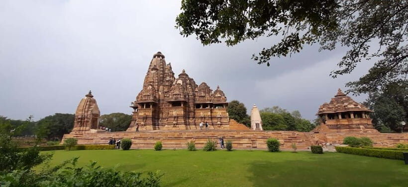 Skip-the-Queue: Guided Khajuraho Temple Tour in Private Car - Why Choose a Guided Private Tour in Khajuraho?