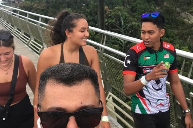 SkyCab & Sky Bridge Discovery Exclusive Private Tour - Who Should Consider This Tour?