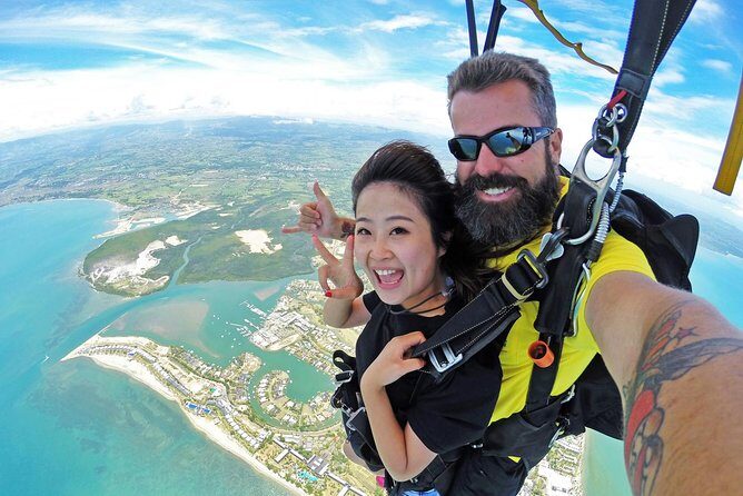 Skydive Fiji Radical 10000ft Tandem Jump (30 seconds free fall) - An Overview of the Experience