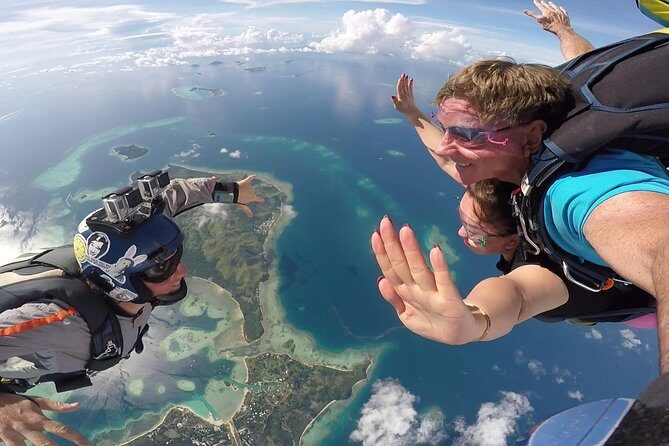 Skydive Fiji Radical 10000ft Tandem Jump (30 seconds free fall) - What About Value for Money?