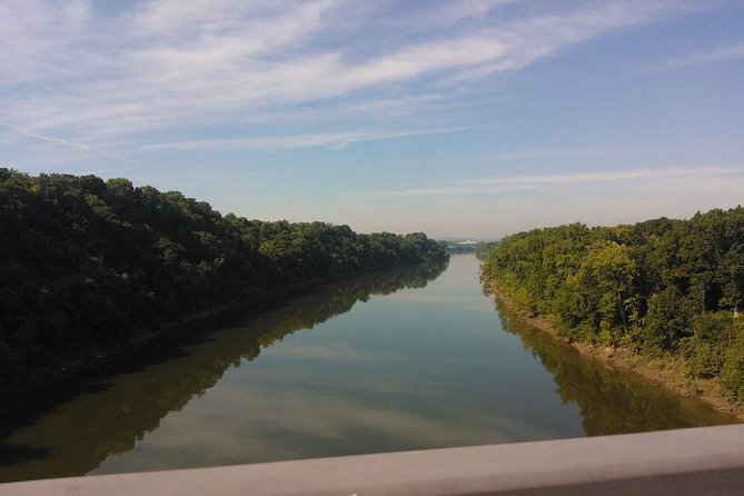 Skyline Kayak Rental in Downtown Nashville With Shuttle - Key Points