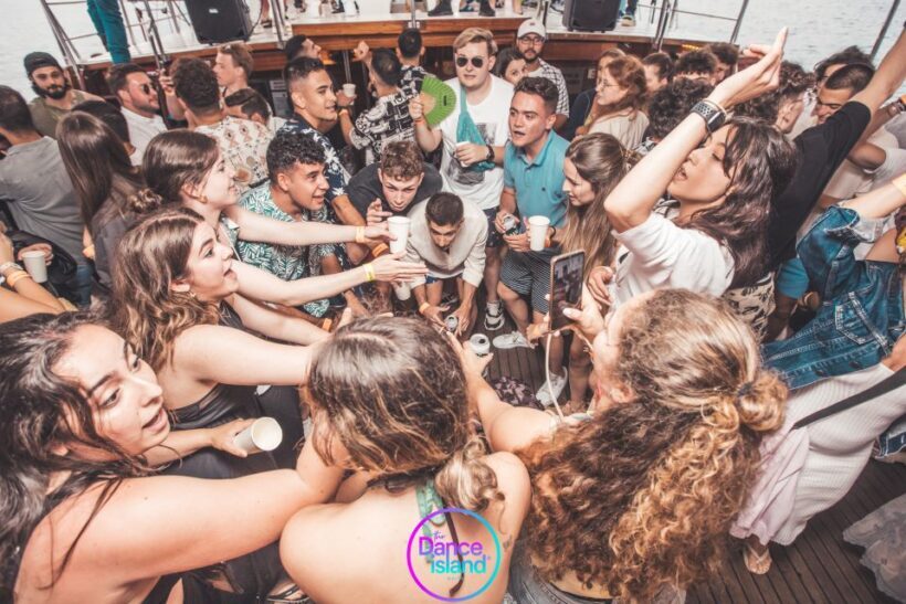 Sliema: Sailboat Party with an Open Bar, Food, and Swimming - Final Thoughts